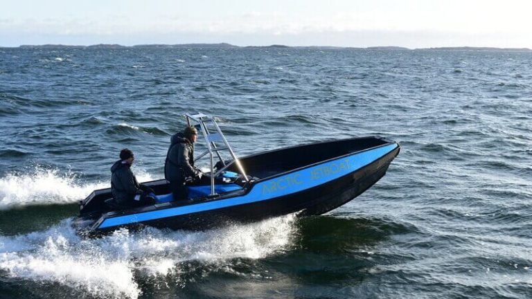 A boat series for professionals - Arctic Boats Oy